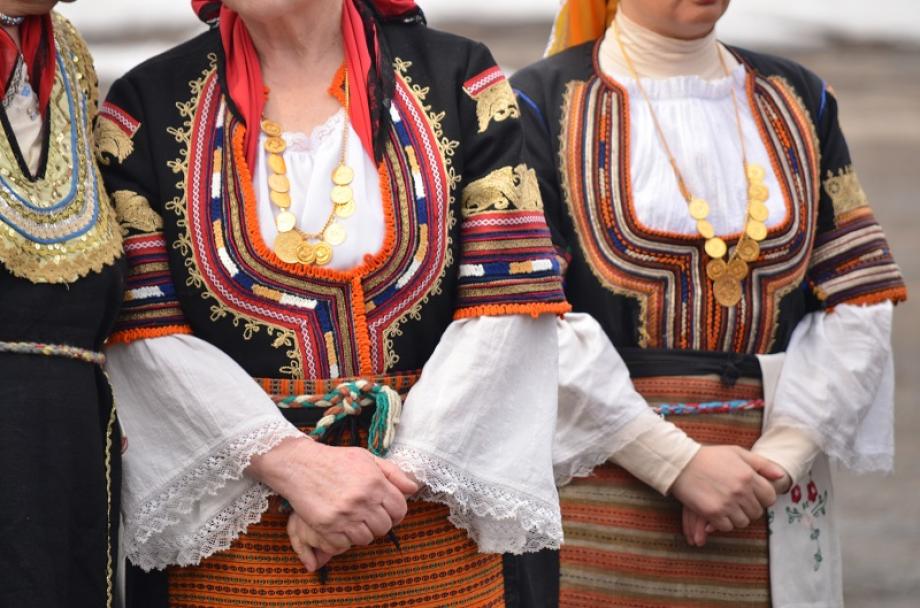 Българските шевици говорят: какви са древните символи, скрити в тях ...