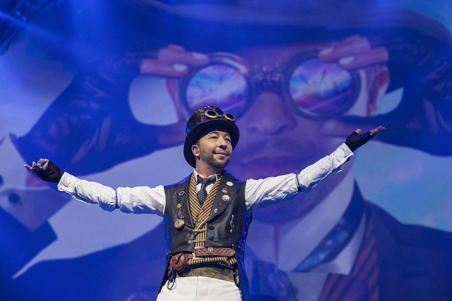 Две сцени и пълна Арена Армеец очакват зрелищното шоу нa DJ BOBO | CITY ...